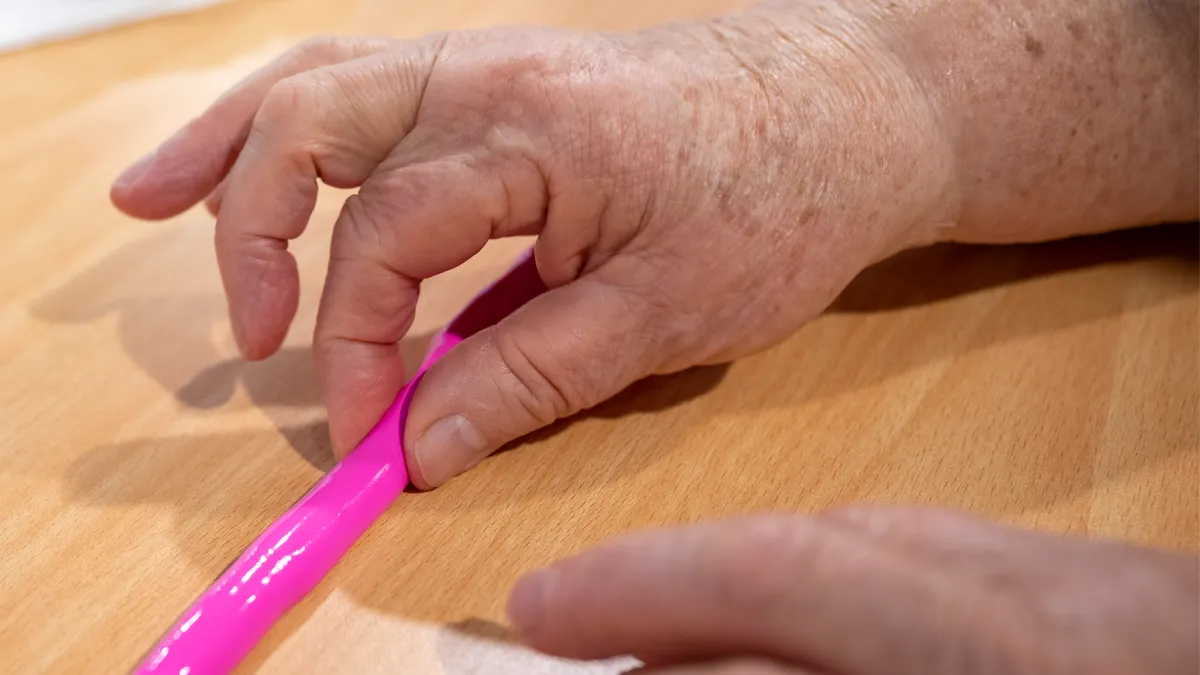How putty can improve hand functionality | Southern Cross Care